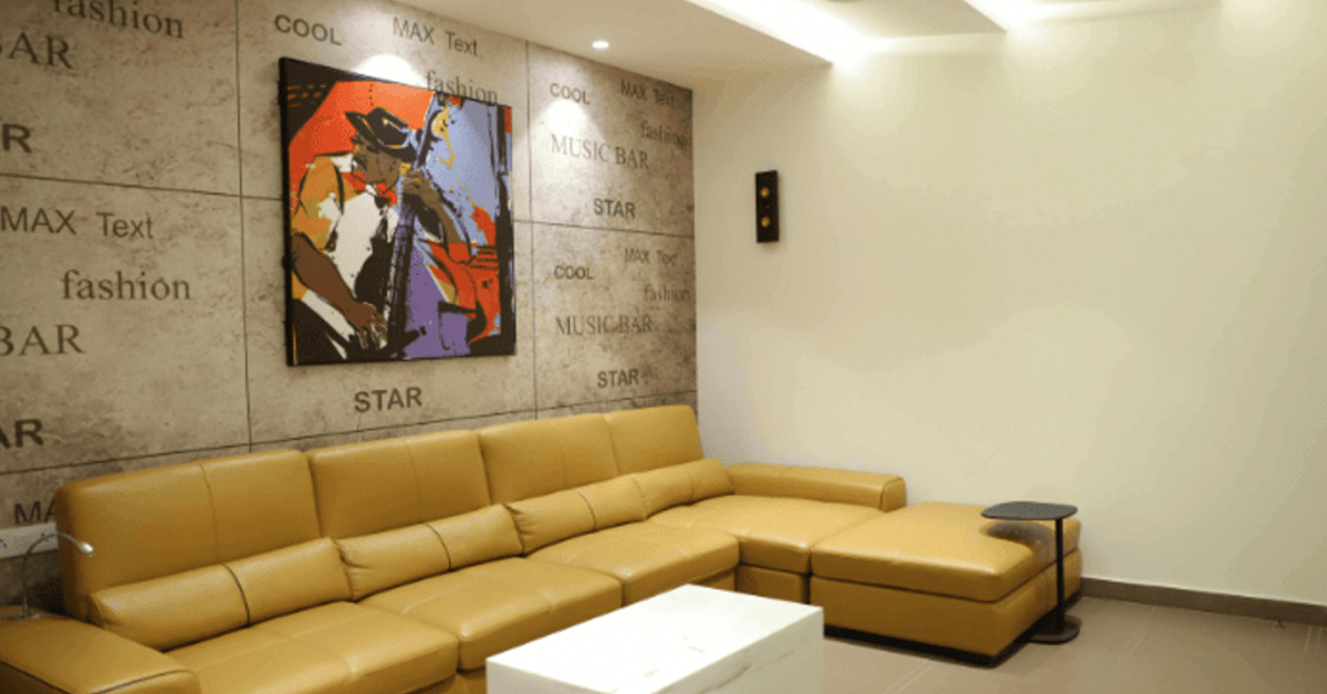 Modern lounge with picture wall art of musician - Hollywood Progressive