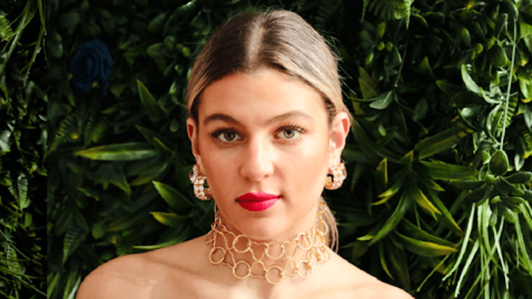 Necklace Stacking 101: How to Layer Necklaces like a Stylist ...