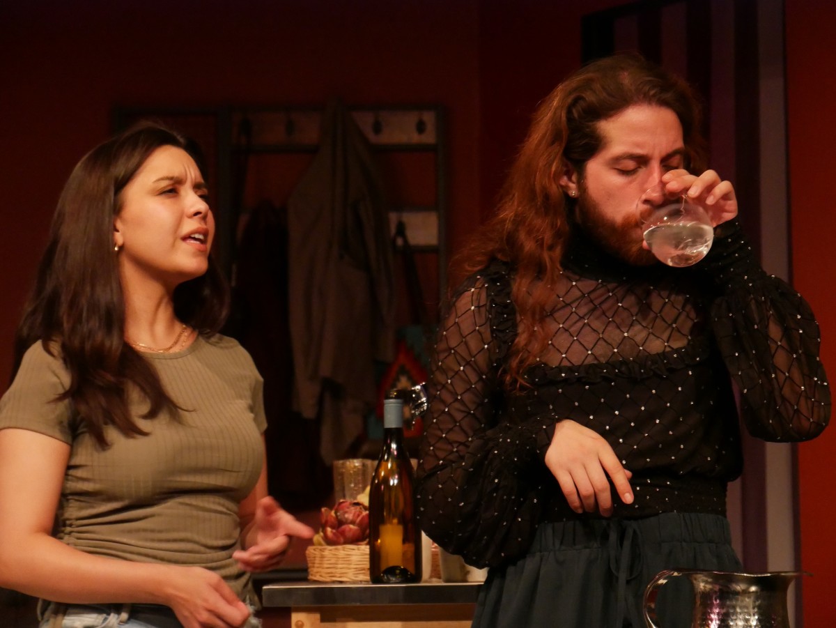 In Pod We Trust: Sex Farce Squared - Hollywood Progressive